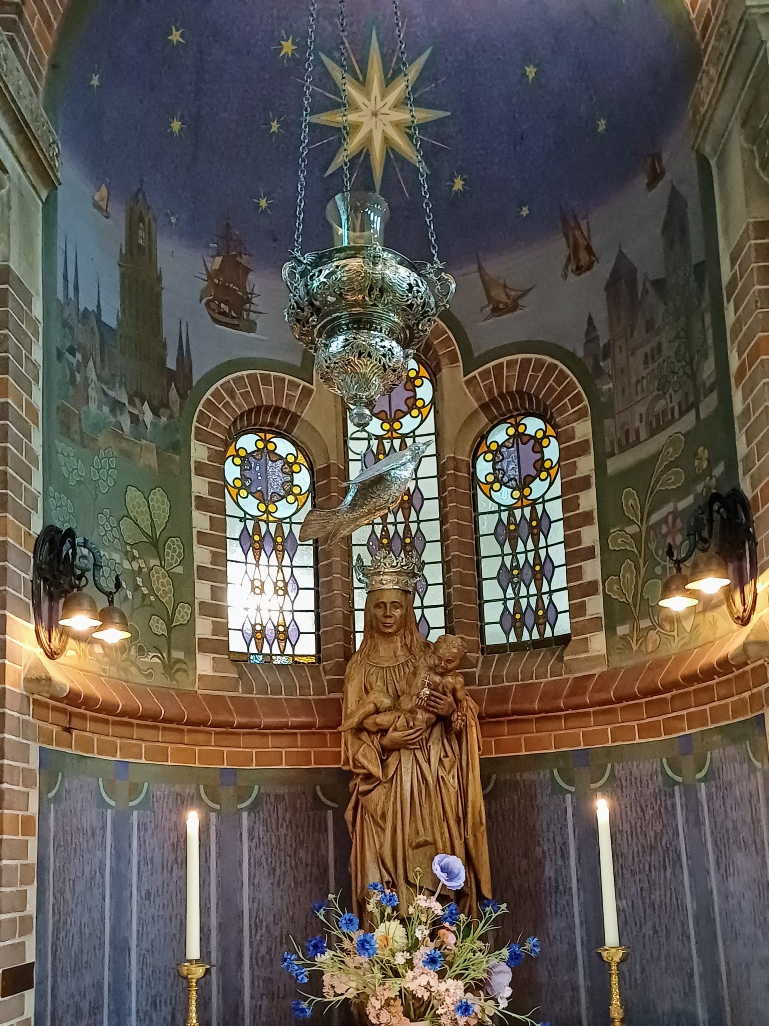 Maria in Utrecht: beeld van de hoop die ons in leven houdt – Oud ...